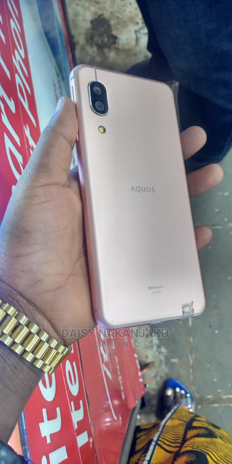 Sharp Aquos Sense 3 SHV45 64 GB Gold in Central Division - Mobile ...