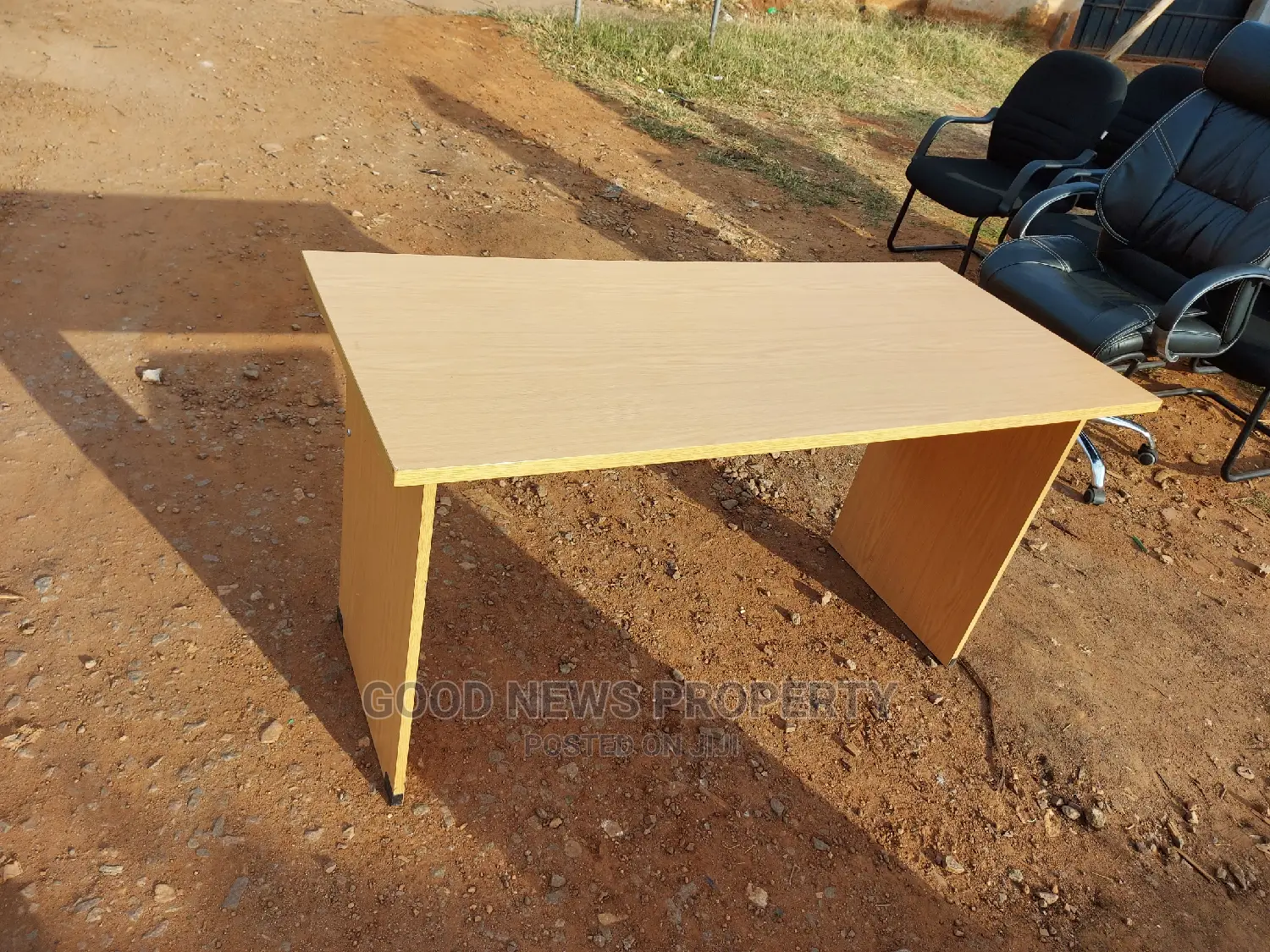 Lovely Office Table in Kira - Furniture, Omoding Silvestar Witney | Jiji.ug