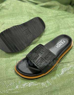 Original Classic Men’S Fendi Push in Leather Sandals for sale - Rafah ...