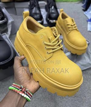 Original Men’S Yellow Luxury Balenciaga Chunky Shoes in Central ...
