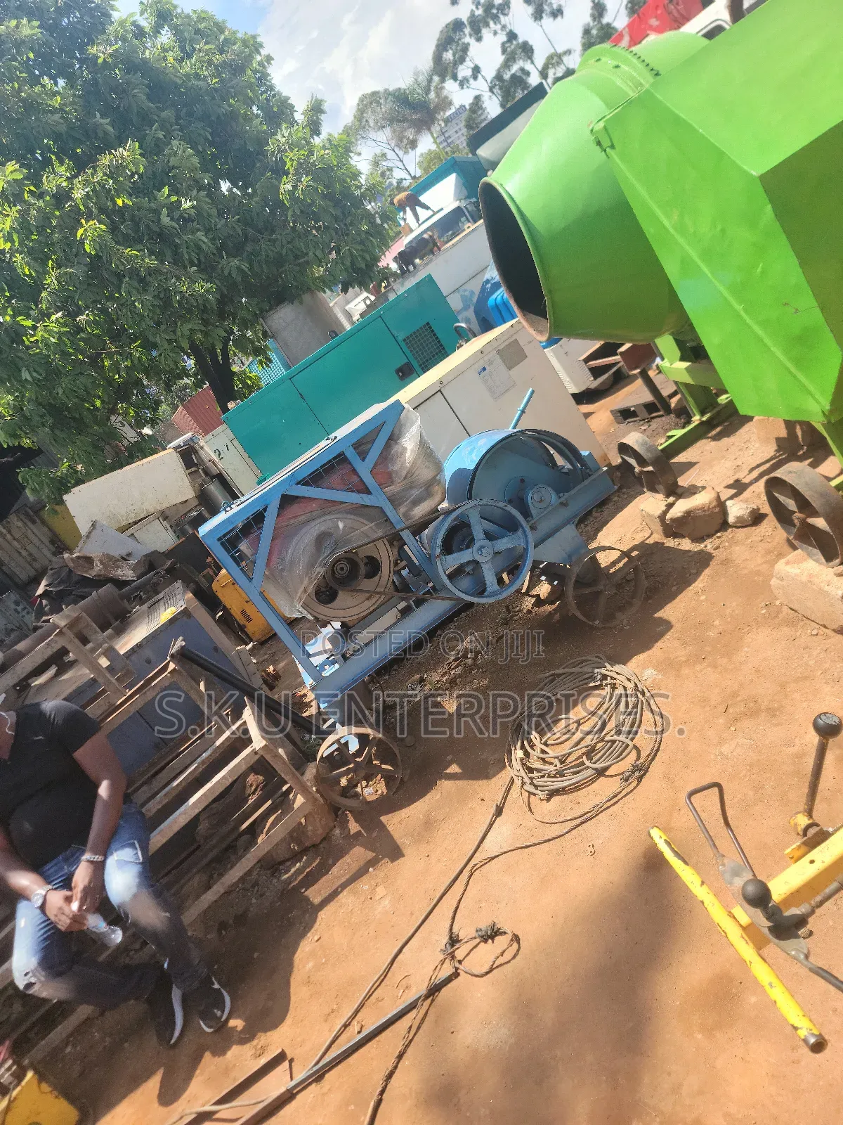 Hoist Machine Concrete Crane for Rent in Central Division - Rental ...