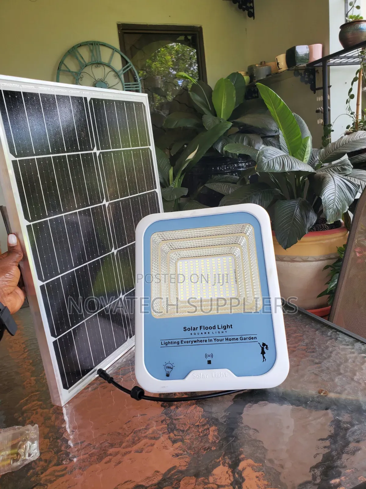 200w Radar Solar Flood Light/ Automatic Security Lights in Central ...
