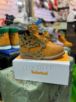 Custom Swarovski Pearl Timberlands. Yellow in Central Division - Shoes ...