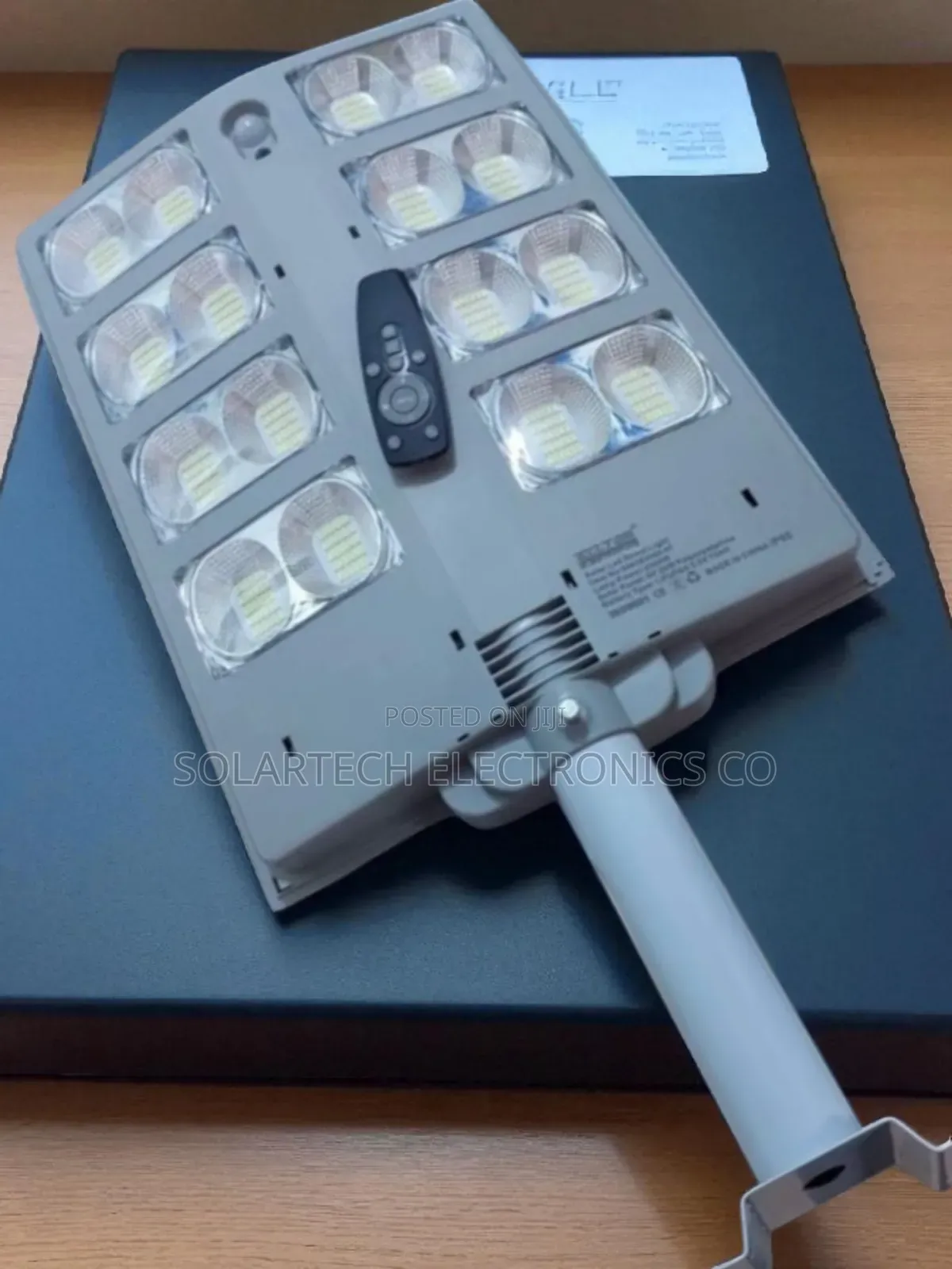 2000w All Top Solar Street Light, Bright Led for Wide Coverage in ...