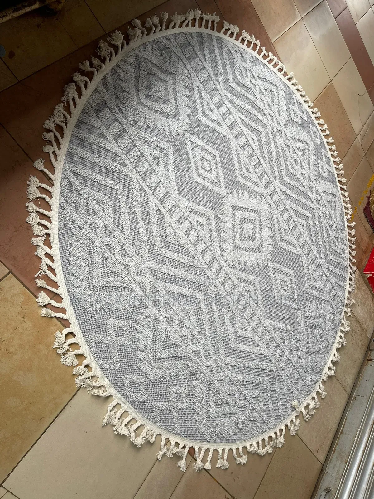 Round Centre Table Carpets in Central Division - Home Accessories ...