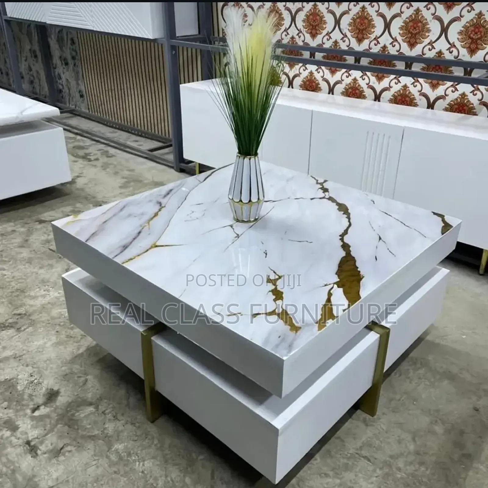 White Marble Like Top Center Table / Coffee Table in Nakawa - Furniture, Wandera Patrick | Jiji.ug
