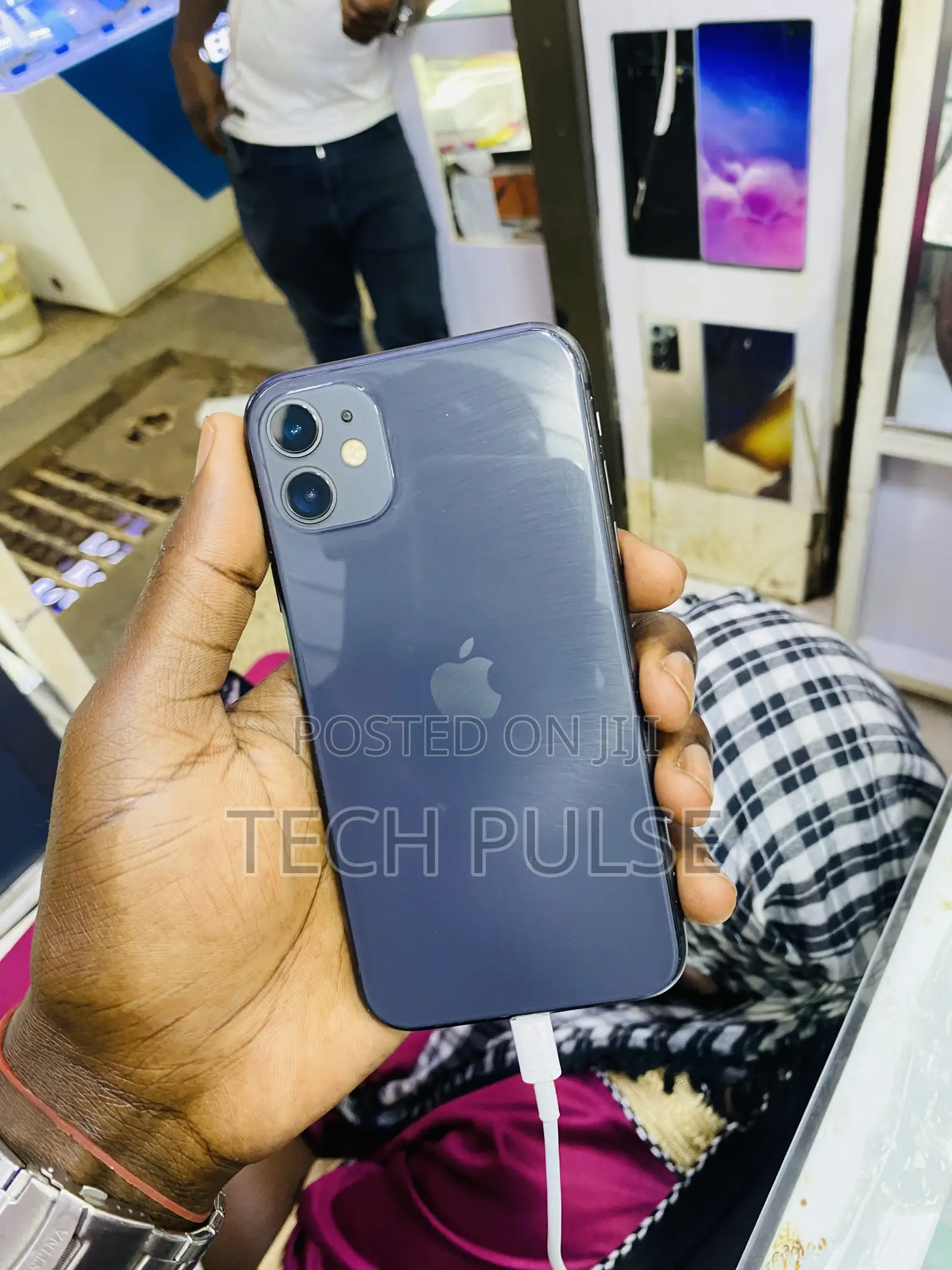 Apple iPhone 11 64 GB Black in Central Division - Mobile Phones, Tech ...