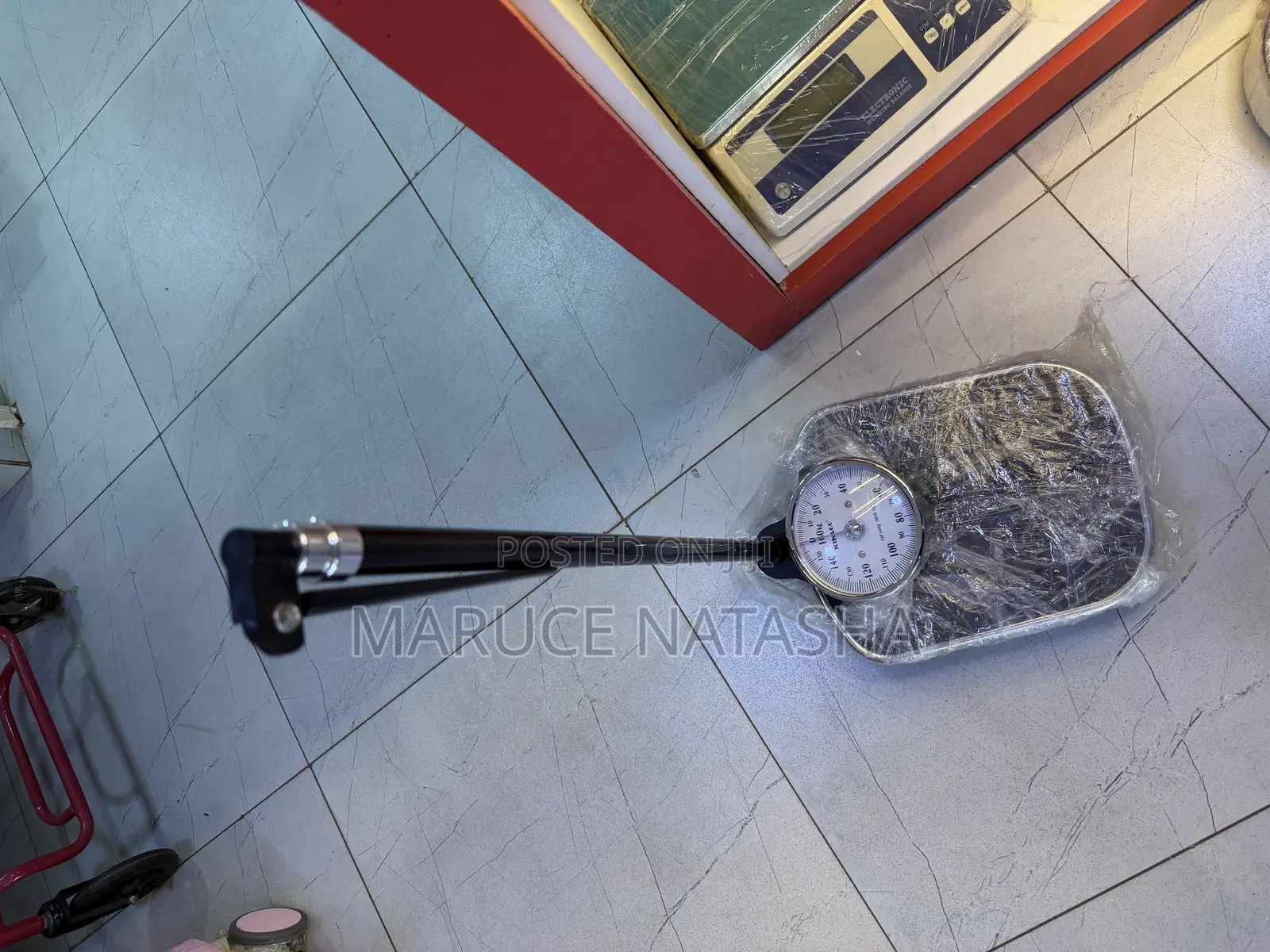Kinlee Mechanical Weighing Scale With a Height Meter in Central ...