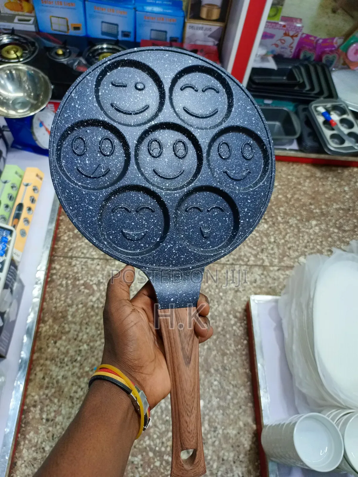 Smiling Face Non-Stick Pancake Pan in Central Division - Kitchenware ...