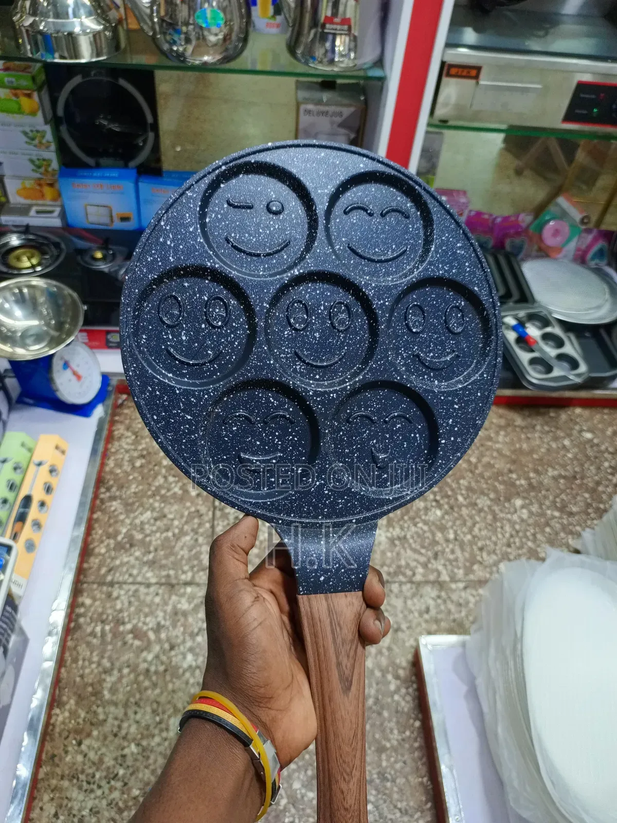 Smiling Face Non-Stick Pancake Pan in Central Division - Kitchenware ...