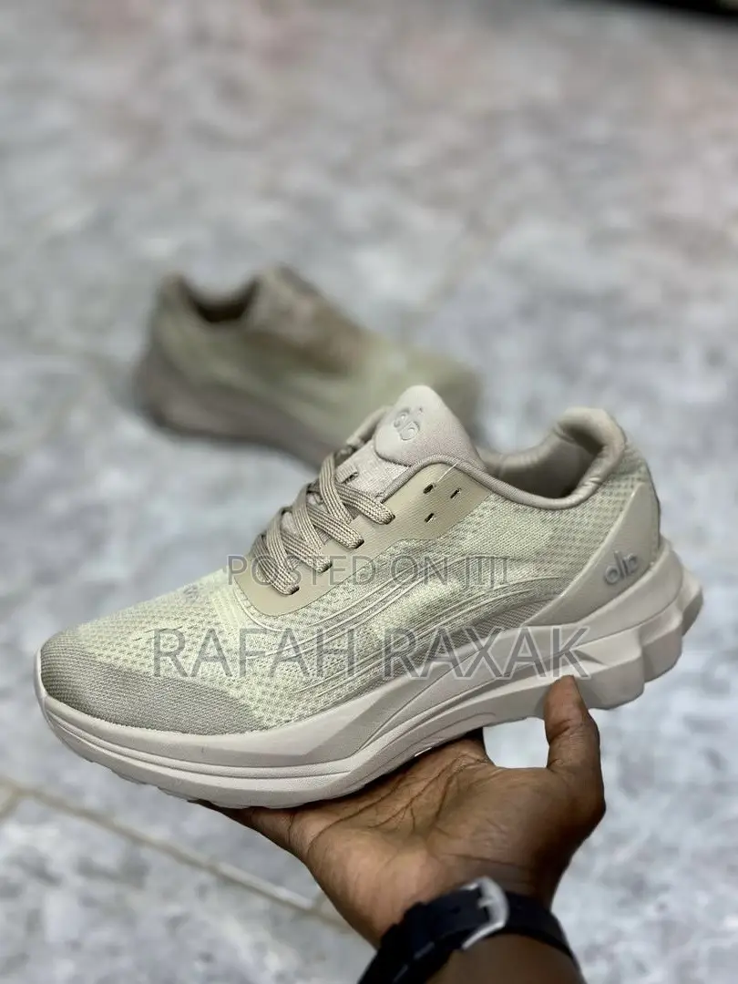 Original Alo Yoga Alo Runner Smoky Quartz Running Sneakers in Central ...