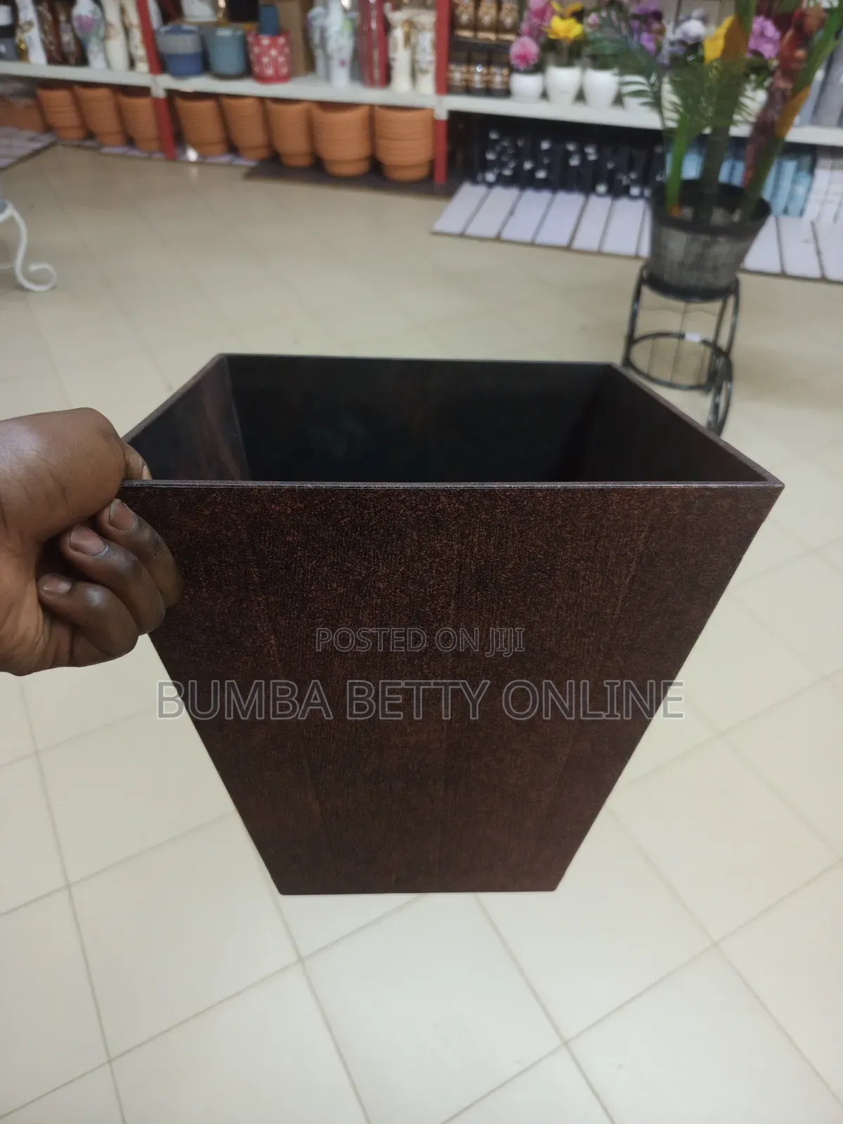 Medium and Portable Flower Pot in Central Division - Garden Supplies ...