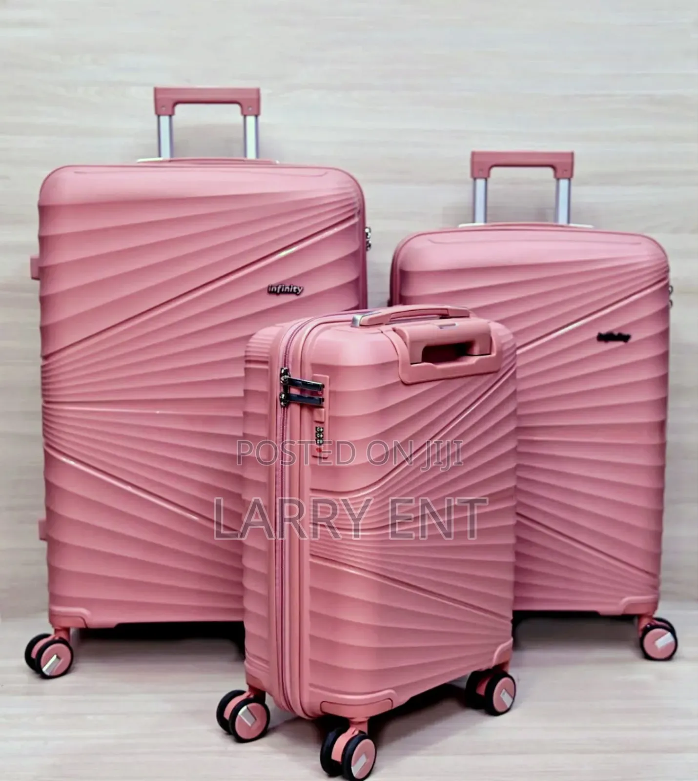 Premium Rubber Travel Case – 360° Wheels | Unbreakable Body in Central Division - Bags, Larry ...