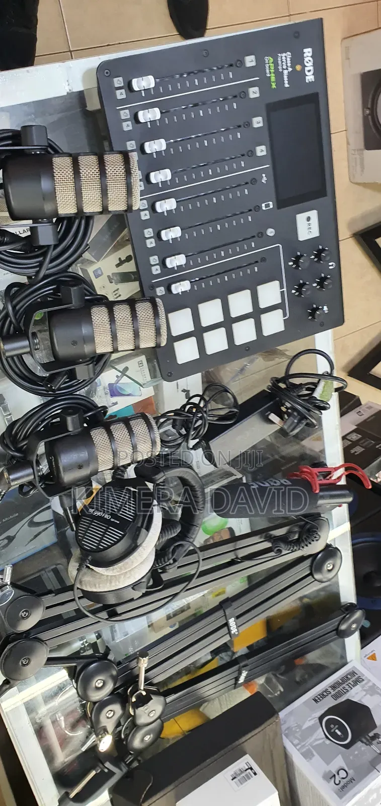 Podcast Setup Complete in Central Division - Audio & Music Equipment ...