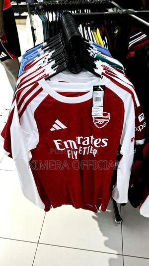 Arsenal Jerseys Christmas Hype Arsenal Winning Everything Easy in ...