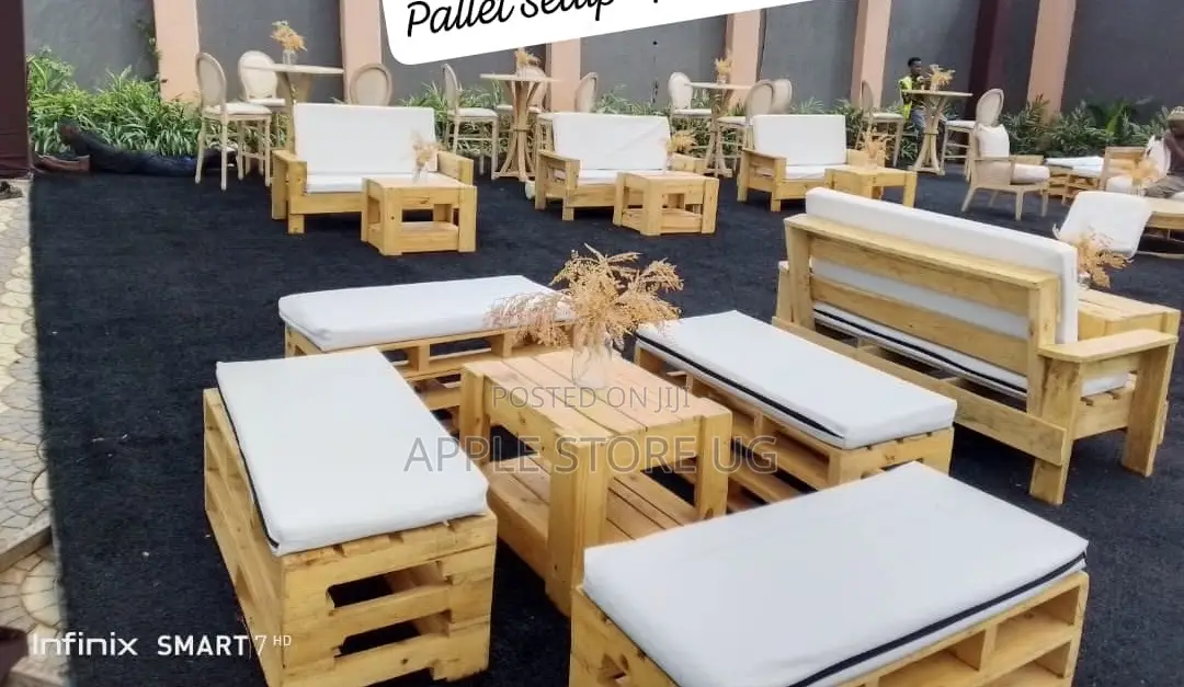 Wooden Pallets/Display Shelves in Central Division - Wedding Venues ...