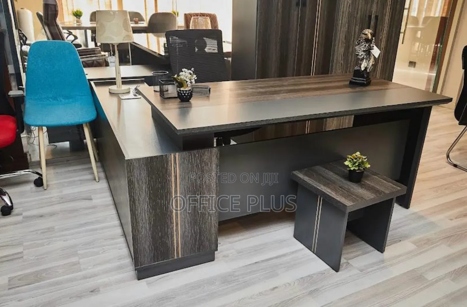Professional Executive Grey Desk in Central Division - Furniture ...