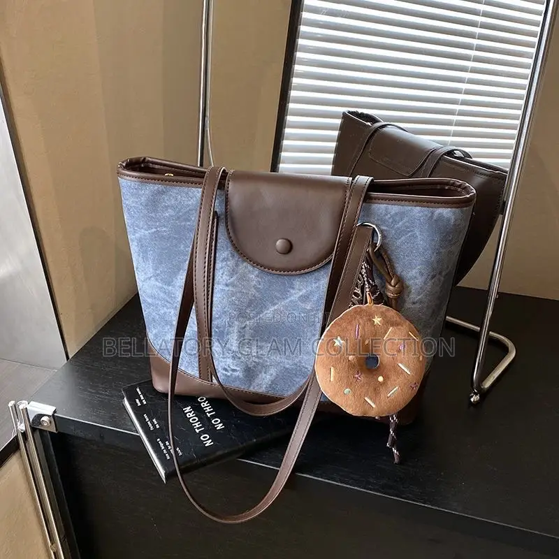 Tote Bags With Doughnut Accessory in Central Division - Bags, Bellatory ...