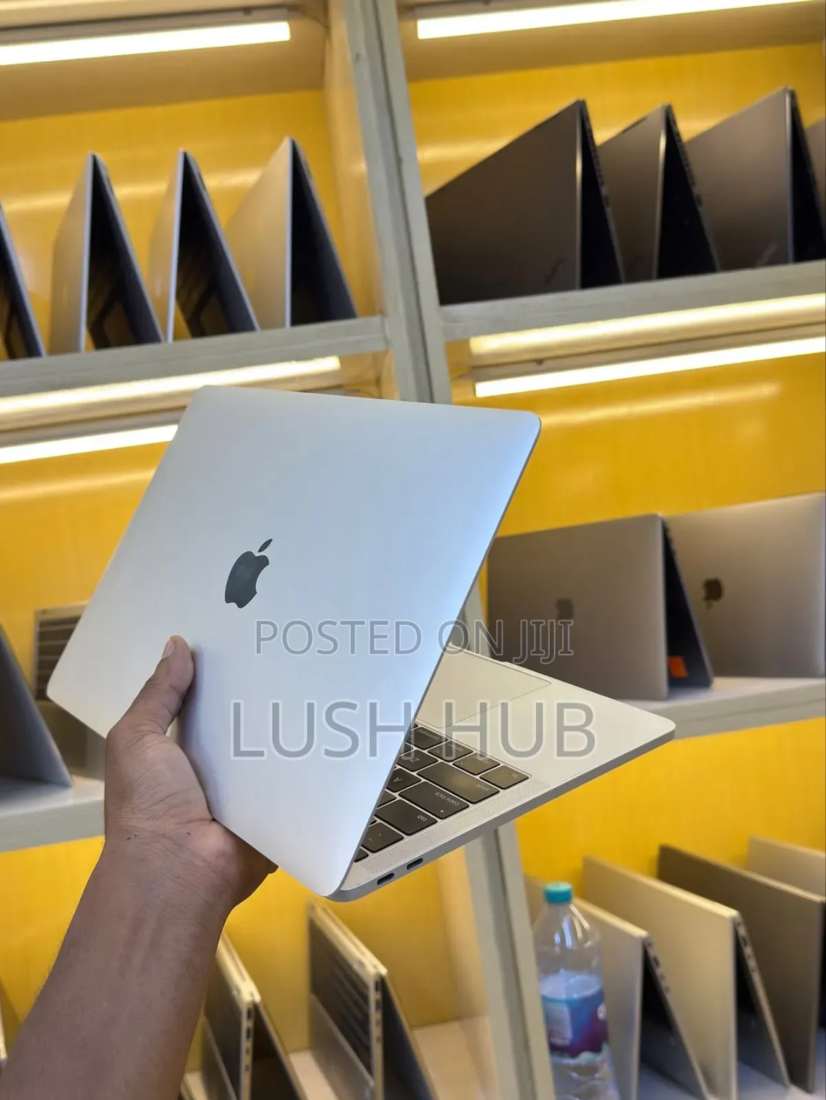 Laptop Apple MacBook Pro 2017 8GB Intel Core I5 SSD 256GB in Central ...