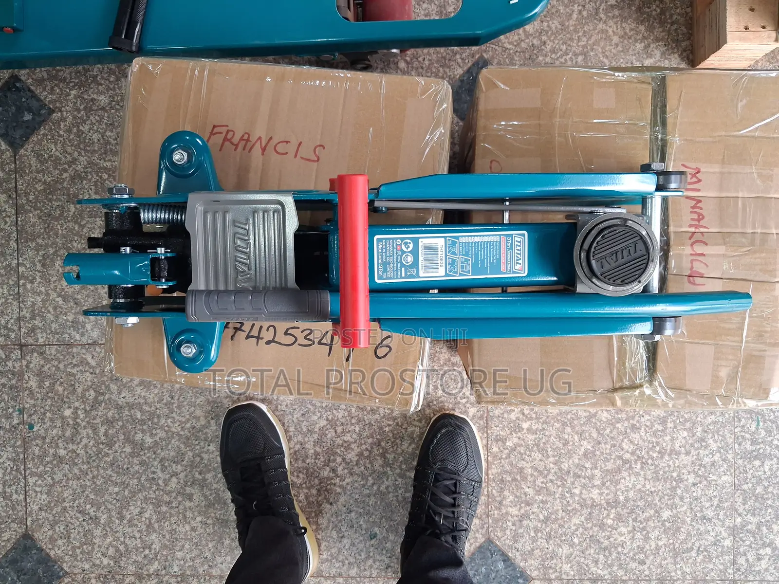 Hydraulic Floor Jack 3ton. in Central Division - Hand Tools, Total ...