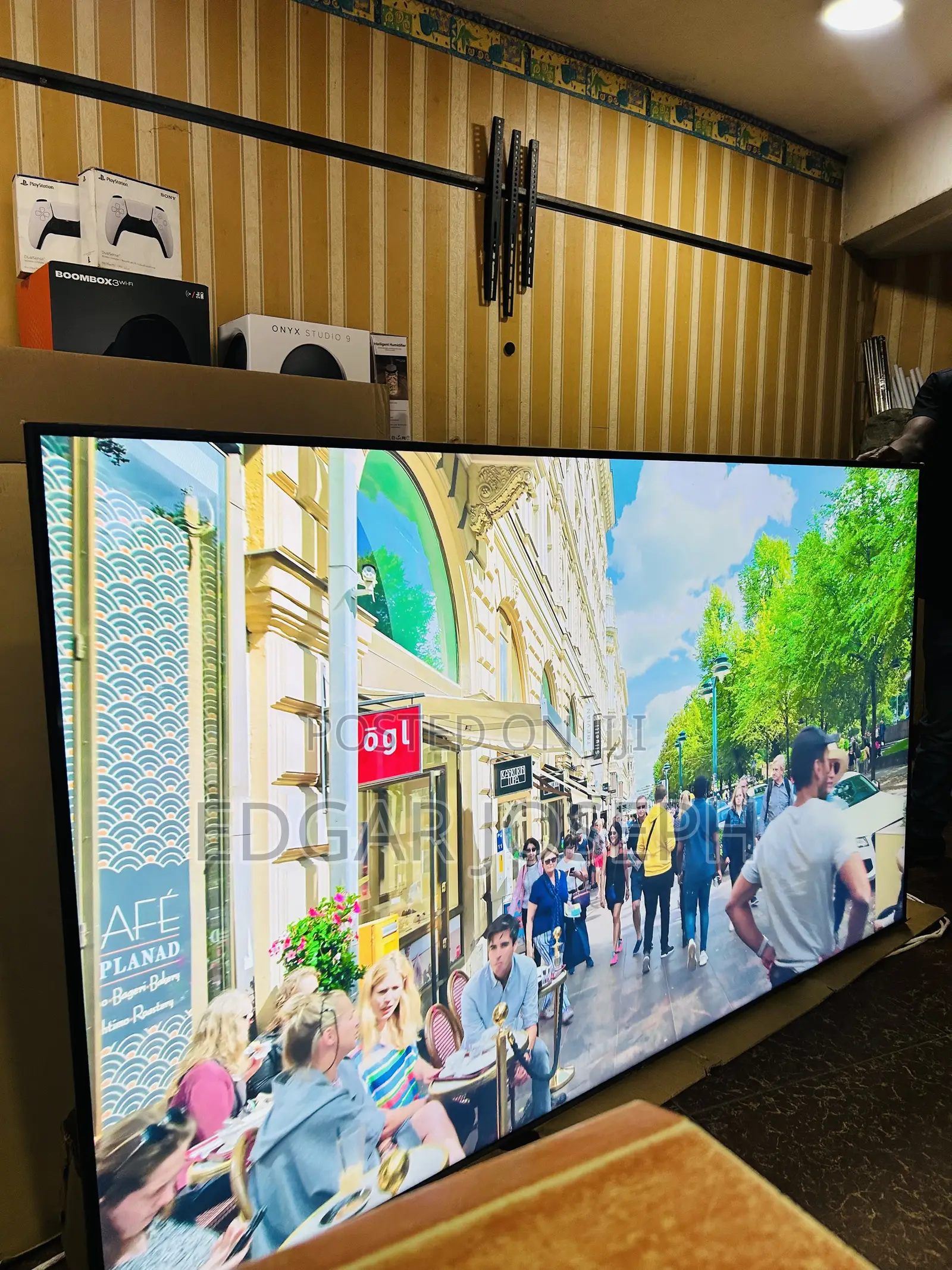 Samsung 85 Qled Q60d Smart Tv in Central Division - TV & DVD Equipment ...