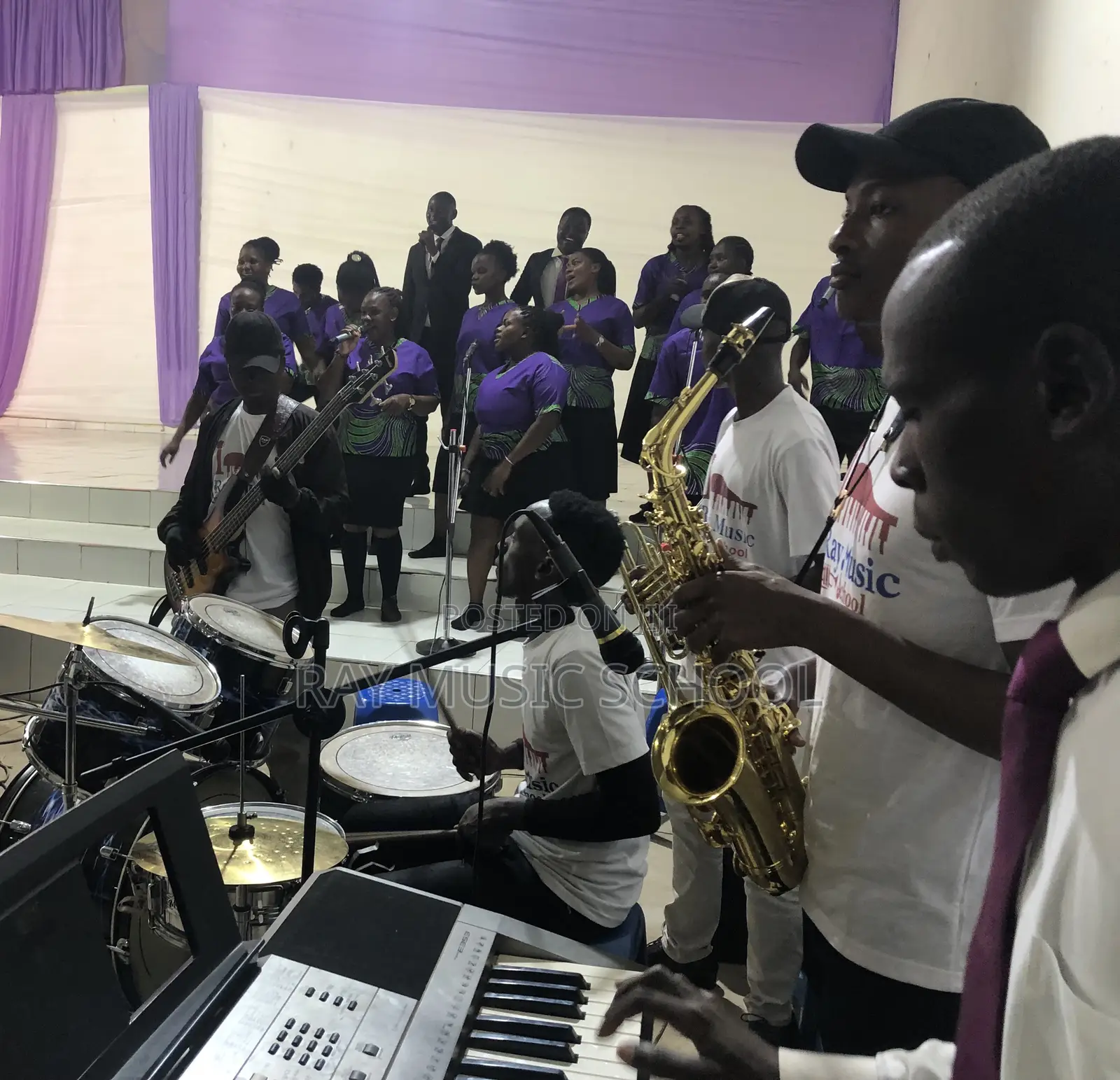 Saxophone Lessons for Adults in Central Division - Classes & Courses ...