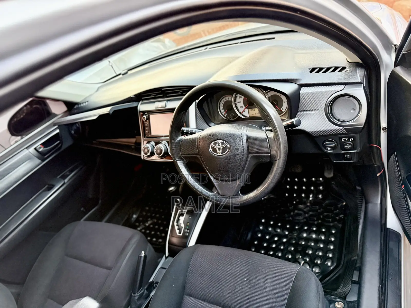 Toyota Corolla Fielder 2014 Silver in Nakawa - Cars, Ramze Kul | Jiji.ug