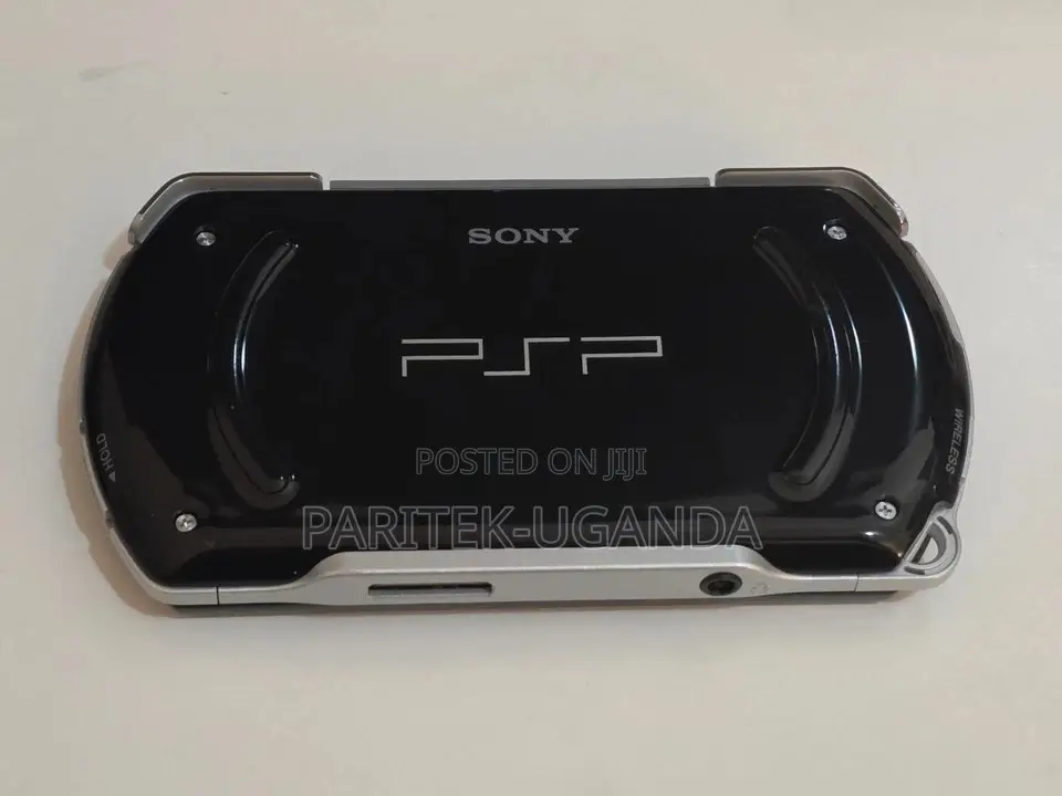 Sony PSP Go Piano Black 16gb With Box in Central Division - Video Game ...