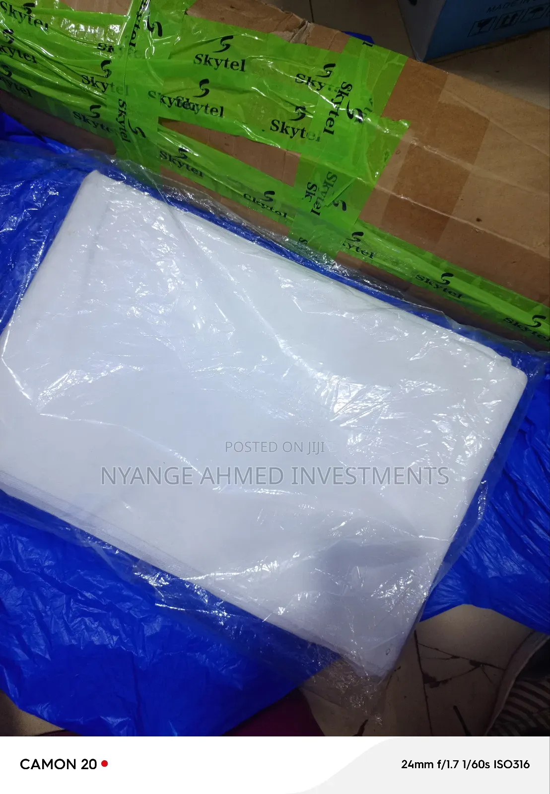 Projector Screen White Colour With Stand in Central Division ...