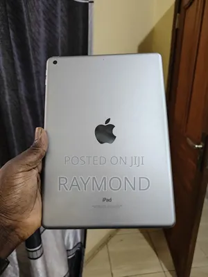 Apple iPad 9.7 32 GB Gray in Central Division - Tablets, Raymond | Jiji.ug