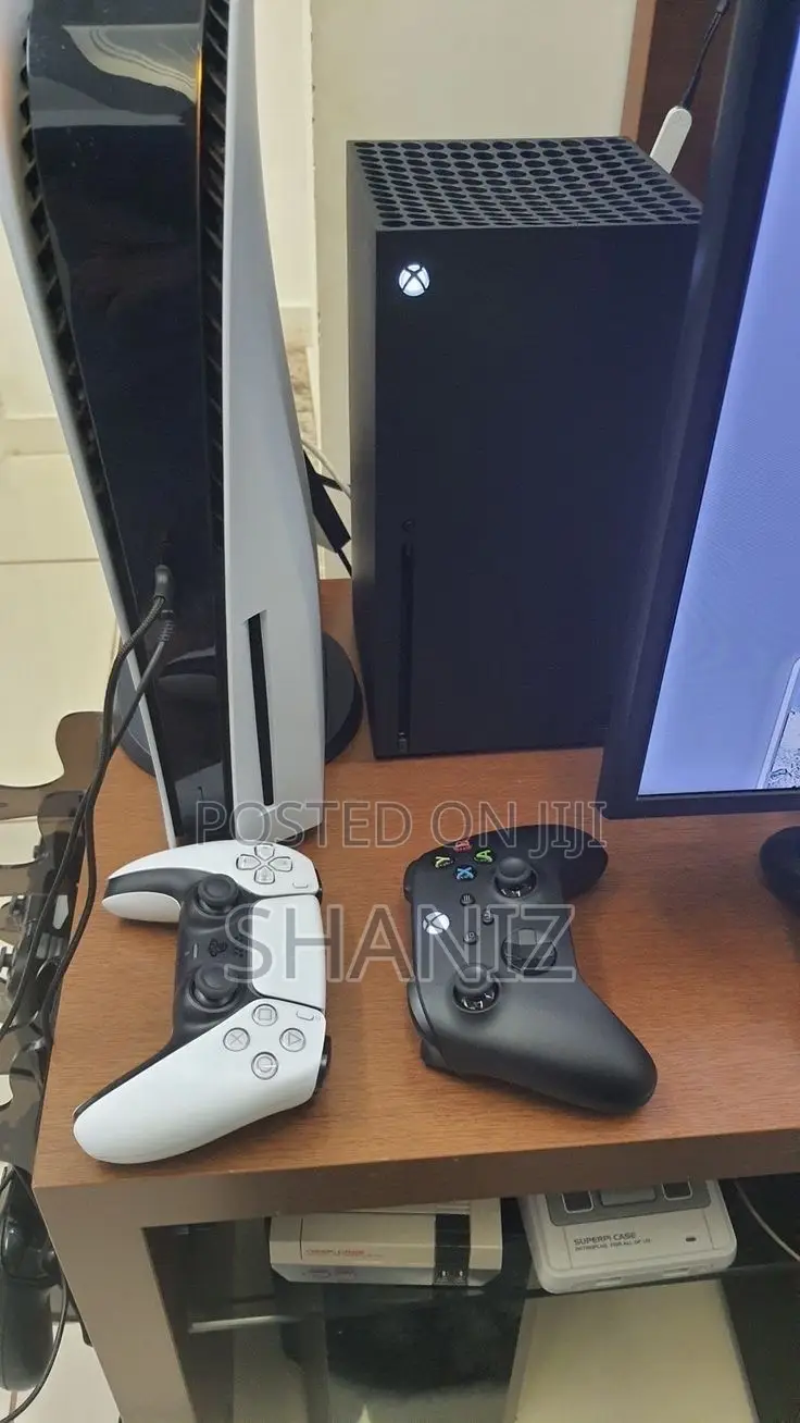 Ps5 Ready Setup: 2 Controllers, 3 Games, Cables - No Lag Fun in Central ...