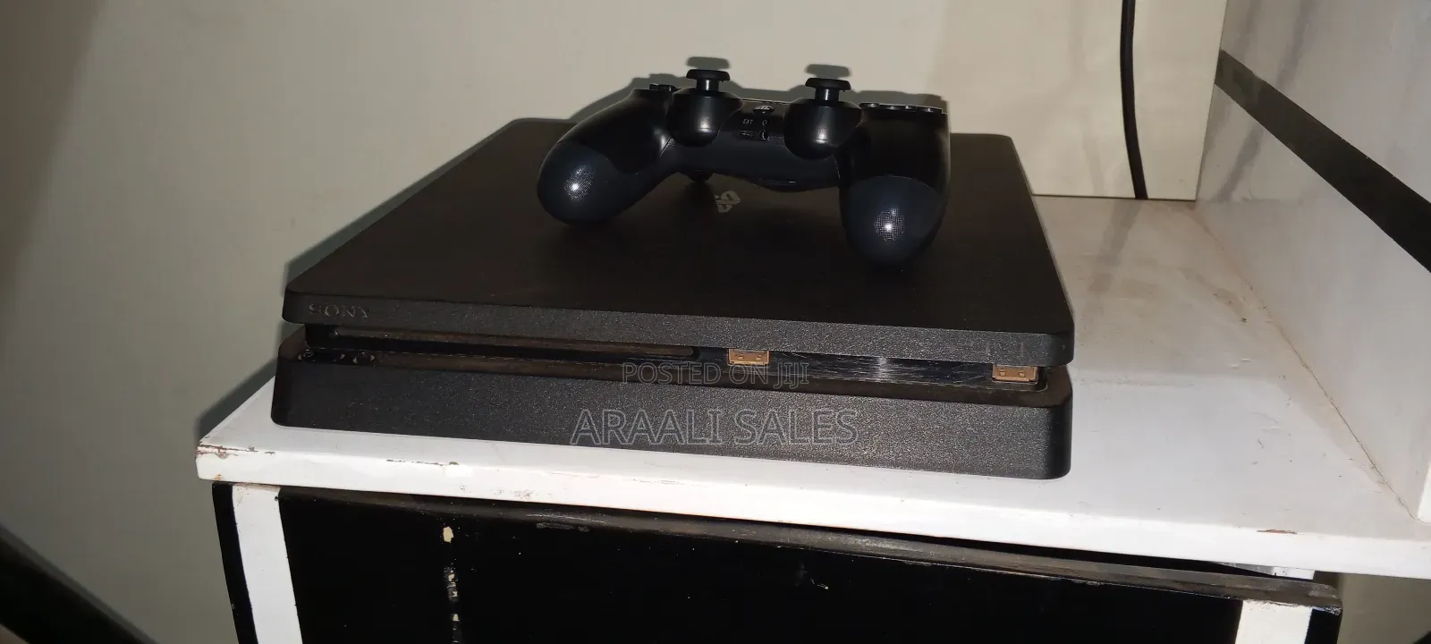 Ps4 Pro Chipped With 2 Controllers in Central Division - Video Game ...