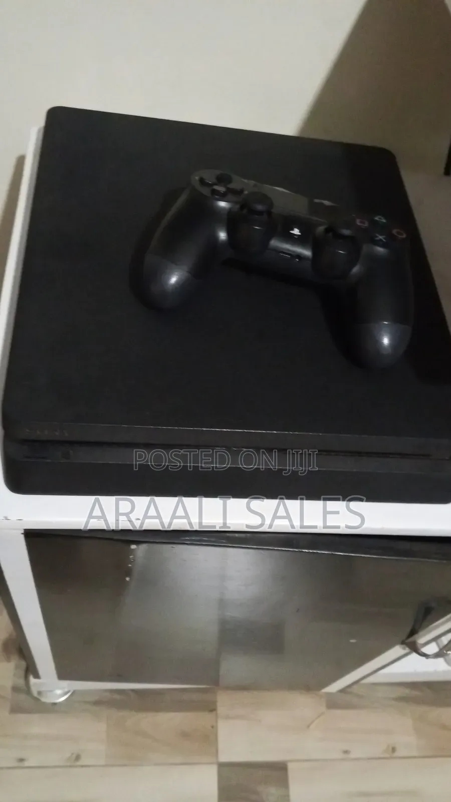 Ps4 Pro Chipped With 2 Controllers in Central Division - Video Game ...