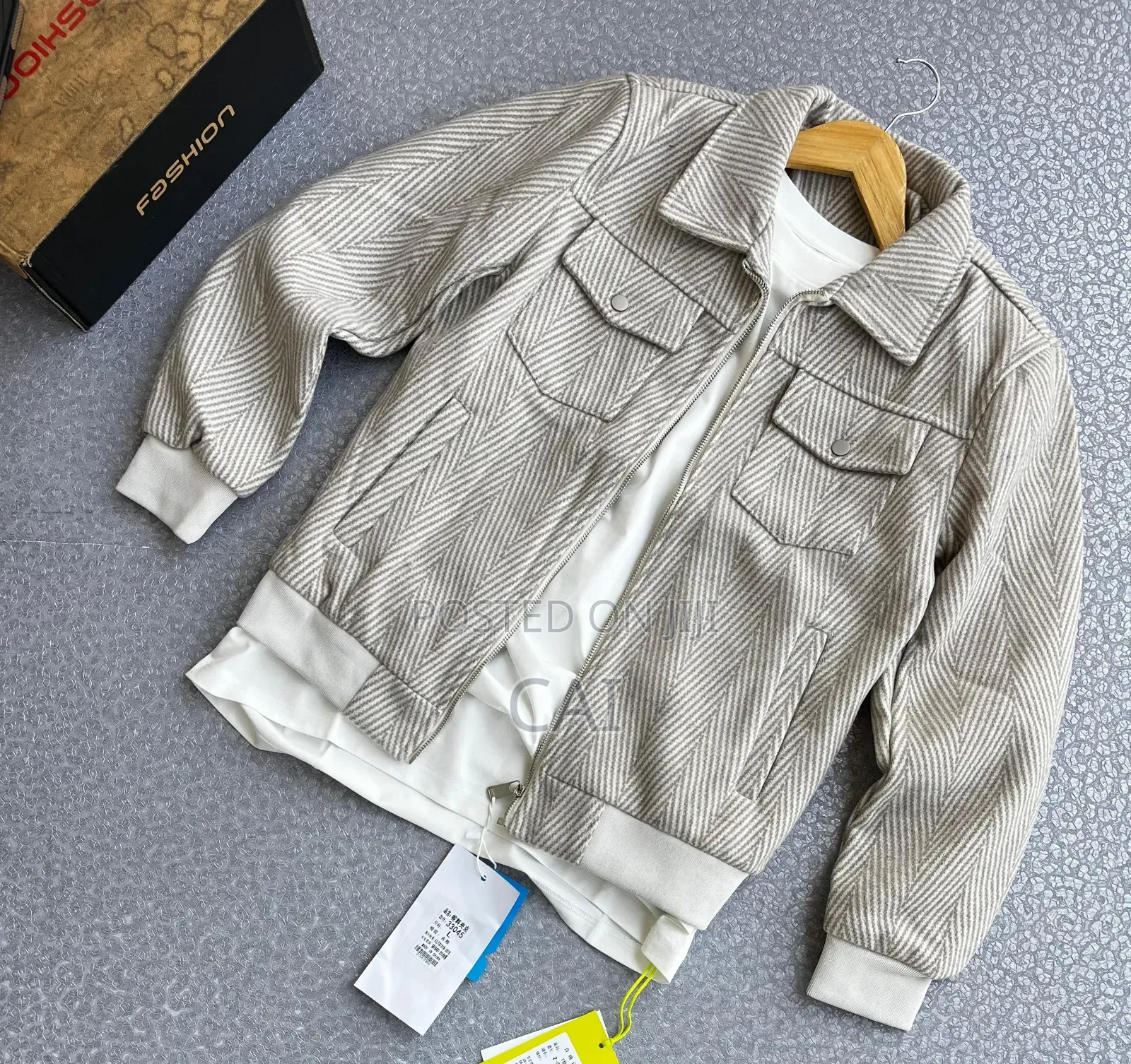 Men's Corduroy Jacket in Central Division - Clothing, Cai Xpress | Jiji.ug