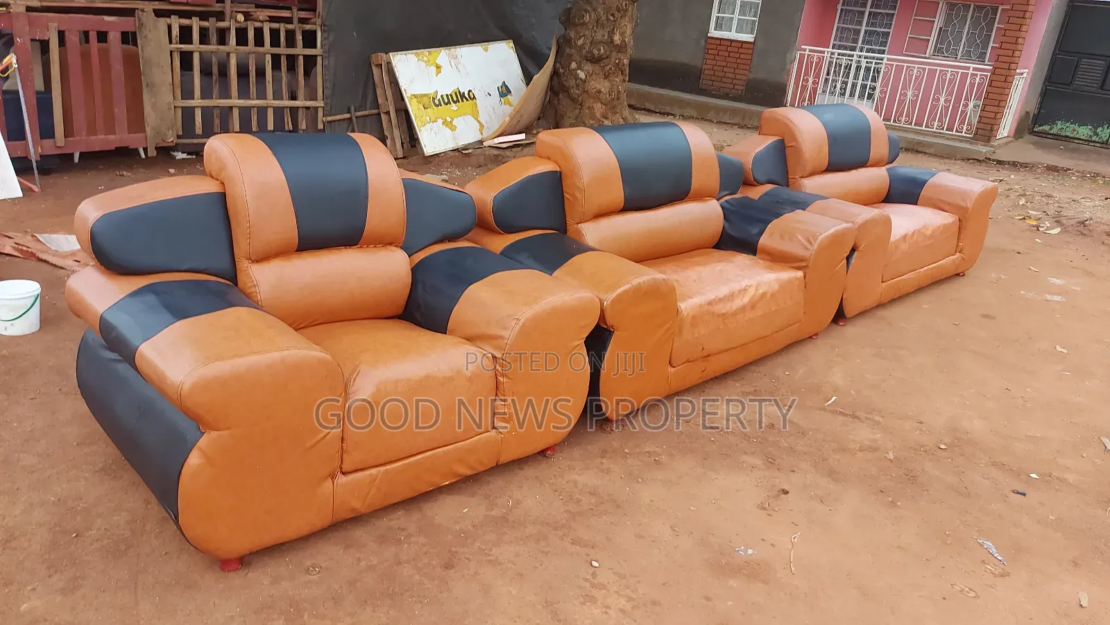 Beautiful Giant Five Seaters Sofas Set (Used) in Central Division ...