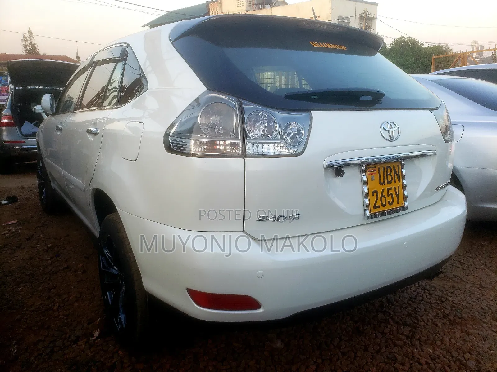 Toyota Harrier 2010 White in Central Division - Cars, Muyonjo Mr | Jiji.ug