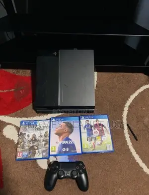Playstation 4 Standard With 1 Controller and Games for sale - Games ...