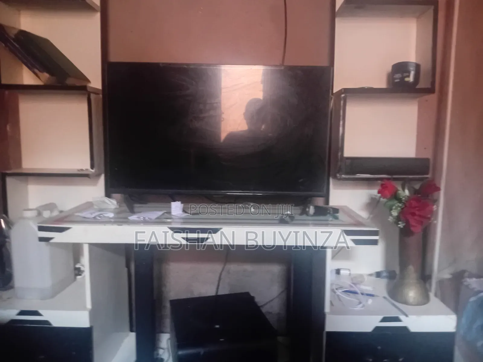 Flat Screen Tv 32 Inch With a Soundbar for sale - Price: USh 380,000 on ...
