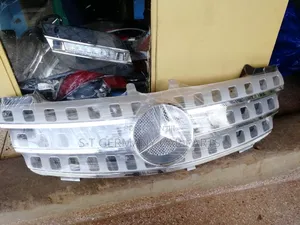 W164 Front Grills for 2005 - S-T GERMANY CAR PARTS Price: USh 650,000 ...